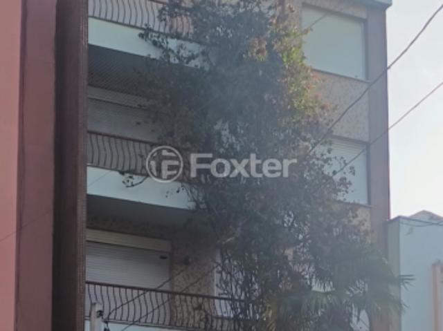 Edifício Inteiro com 12 dormitórios em Porto Alegre