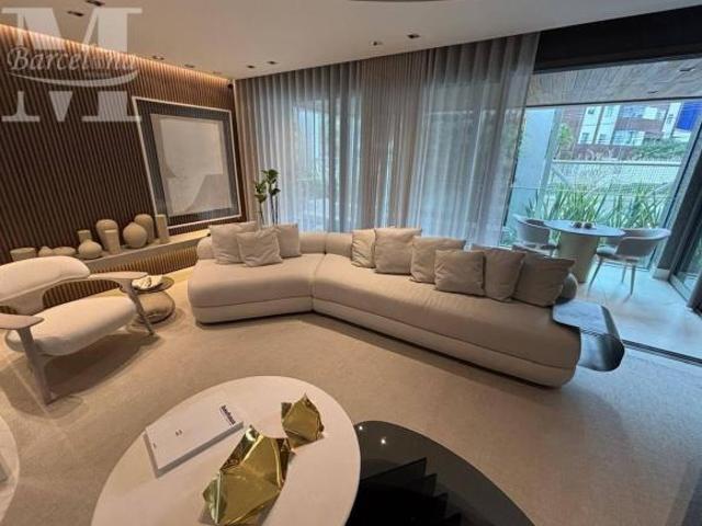 EDIFÍCIO LANDHAUS NO ECOVILLE, APARTAMENTO ALTO PADRÃO COM 193m², 4 VAGAS. ENTREGA EM SETEMBRO 2025