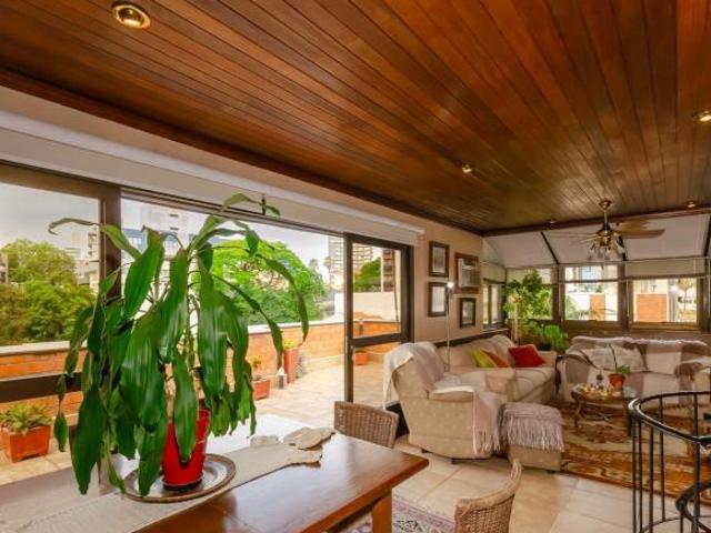 Edifício Lussandro Cobertura de 3 Dormitórios no Bairro Petrópolis