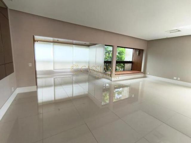 Edifício Mansões do Bosque, 323,82 m² área útil, 4 suites, ar condicionado, 4 vagas de garagem, hobb