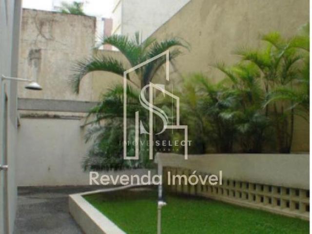 Edifício NICOLE, 160m², com 4 dormis, 1 suite, 2 banheiros, 2 vagas, Localizado