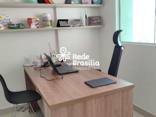 Edifício Park Style Loja comercial reformada com mezanino Águas Claras