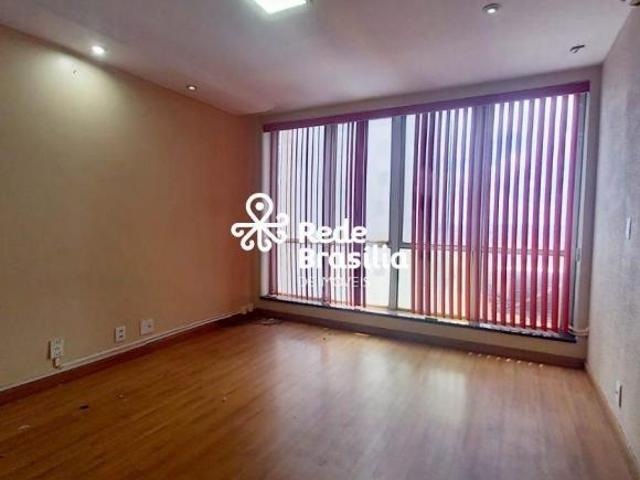 Edifício Paulo Maurício Sampaio SBN 2 Sala vazada de canto vista livre Asa Norte