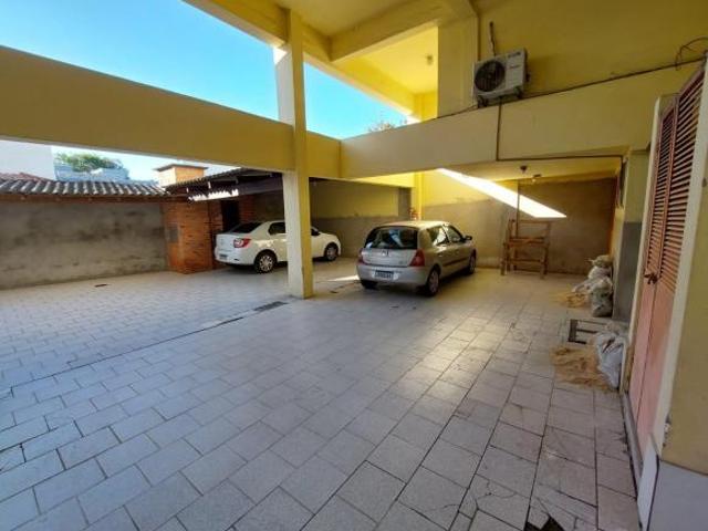 EDIFICIO PEQUENO NA PARTE REIDENCIAL DA OTTO
