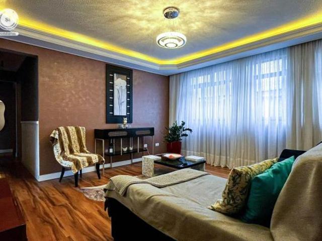 Edifício Ponta Grossa Incrível apartamento amplo para venda no Portão