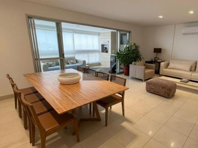 Edifício Solar do Rivera OPORTUNIDADE APARTAMENTO AMPLO NO SOLAR RIVERA 210M²