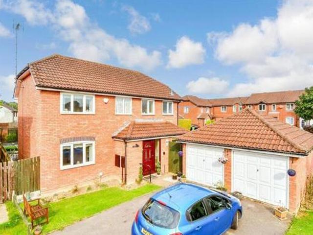 Edinburgh Close, Southwater, 4 Bedroom Detached