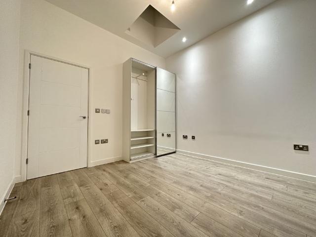 Edinburgh Gate, Harlow