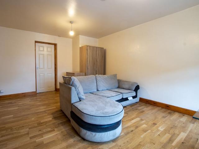 Edinburgh Grove, Armley LS12, 1 bed flat to rent, £525 pcm | PrimeLocation