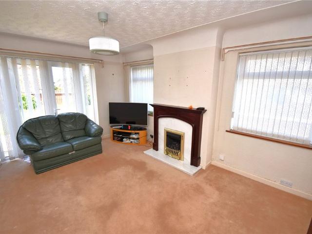 Edinburgh Drive, CH43 0RJ, Prenton