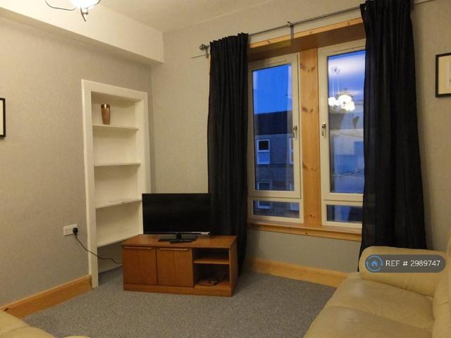 Edinburgh, Edinburgh, EH11 3 bed flat to rent £2,100 pcm £485 pw