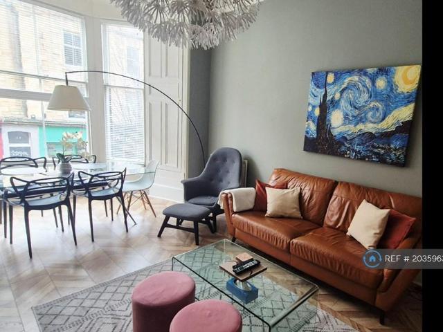 Edinburgh, Edinburgh, EH1 4 bed flat to rent £3,650 pcm £842 pw