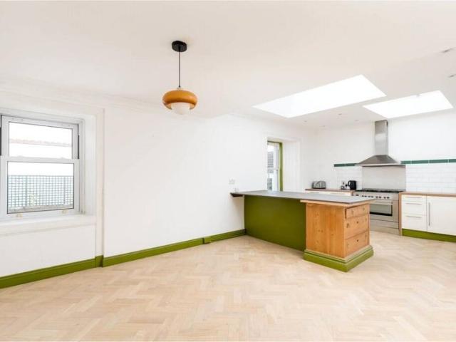 Edinburgh Fringe 12+ Bedroom Property