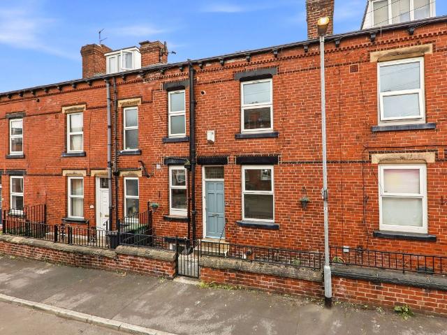 Edinburgh Place, Leeds LS12, 2 bed terraced house to rent, £850 pcm | PrimeLocation