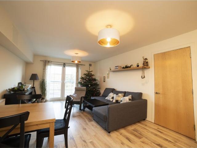 Edinburgh Road, Glasgow, G33 2EB