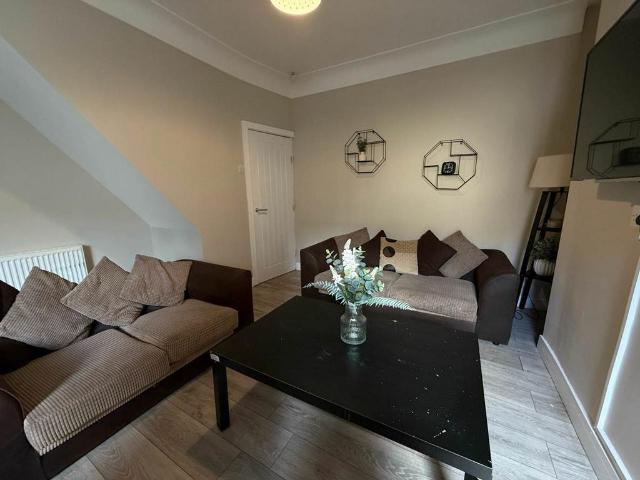 Edinburgh Road, Kensington Fields. 4 bed house share to rent £1,907 pcm £440 pw