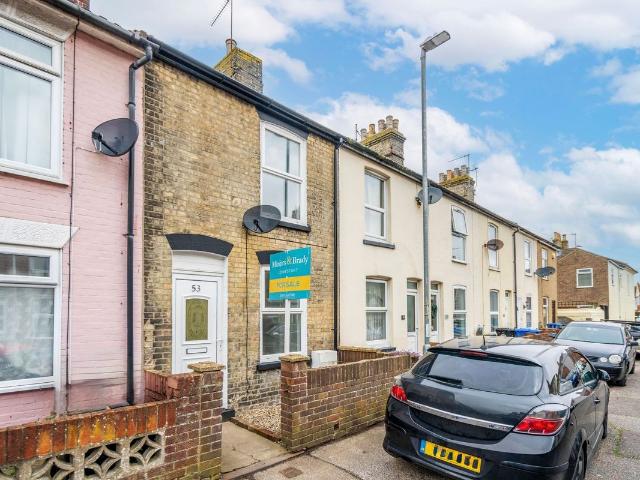 Edinburgh Road, Lowestoft NR32, 2 bed terraced house to rent, £900 pcm | PrimeLocation