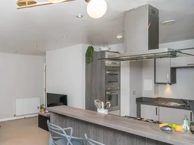 Edinburgh Waverley, South Ramp, City of Edinburgh, EH1 1QB, United Kingdom | 2 bed apartment for rent #98778413 | Rentberry