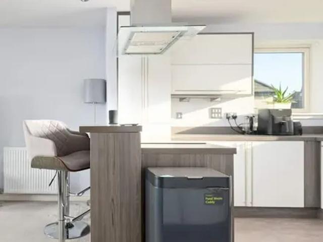 Edinburgh Waverley, South Ramp, City of Edinburgh, EH1 1QB, United Kingdom | 2 bed apartment for rent #150272498 | Rentberry