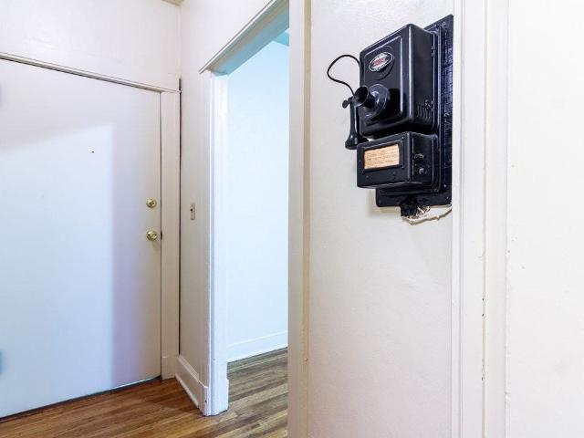 Edington Court Studio Apartment for Rent at 10 Nw 20th Ave, Portland, OR 97209 Northwest District
