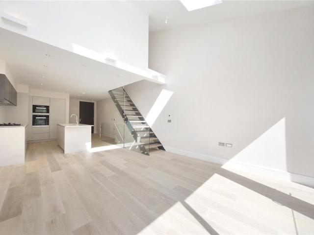 Edison Mews, Denton Street. 4 bed house to rent £6,000 pcm £1,385 pw
