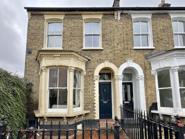 Edric Road, London, SE14 4 bed terraced house to rent £4,100 pcm £946 pw