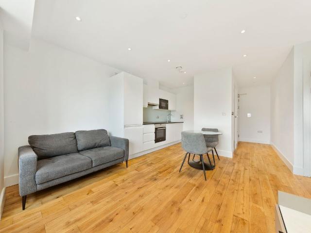 Edridge Road, Croydon CR0, 2 bed property to rent, £1,650 pcm | PrimeLocation