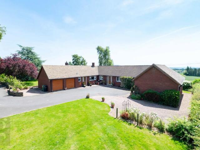 Edwyn Ralph, Bromyard 4 bed detached bungalow to rent £1,900 pcm £438 pw