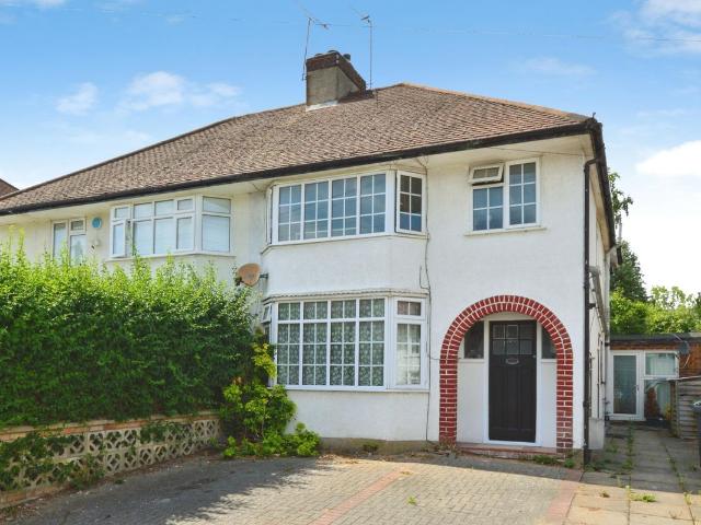 Edward Close, St Albans AL1, Room to rent, £775 pcm | PrimeLocation