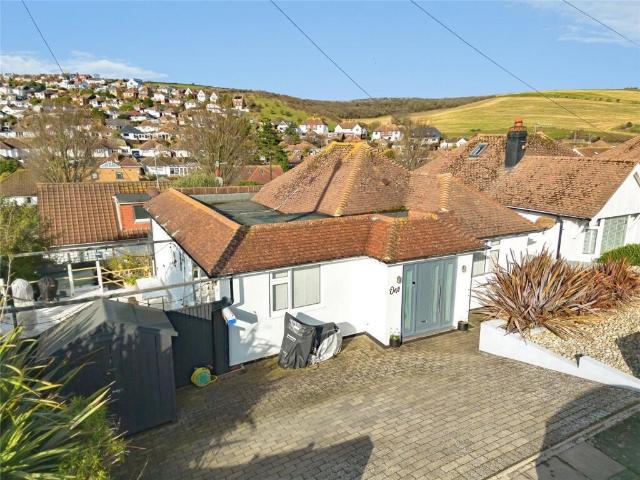Edward Avenue, Brighton, BN2 3 bed bungalow to rent £2,250 pcm £519 pw