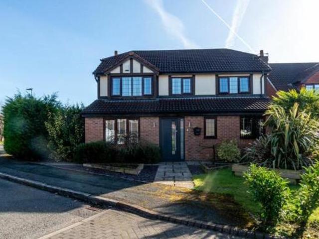 Edward Gardens, Woolston, 4 Bedroom Detached