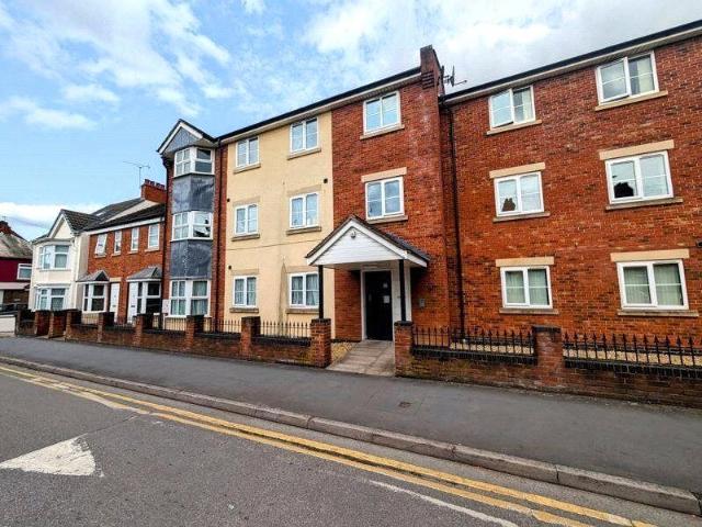 Edward Street, Nuneaton, Warwickshire CV11, 2 bed flat to rent, £850 pcm | PrimeLocation