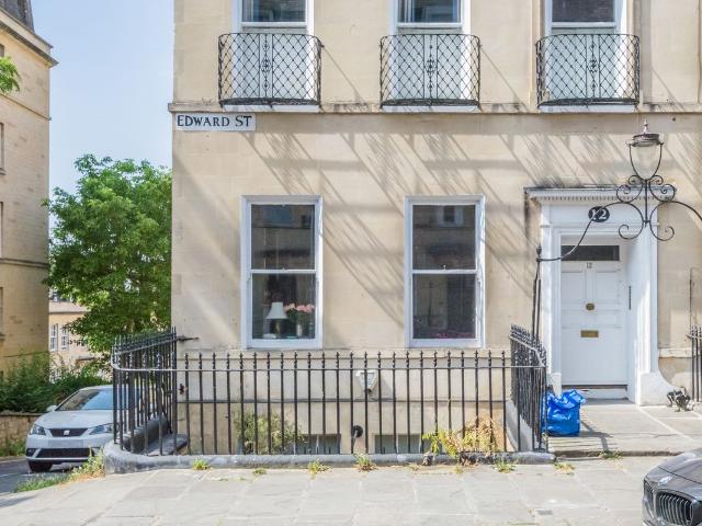 Edward Street, Bath BA2, 2 bed flat to rent, £1,700 pcm | PrimeLocation