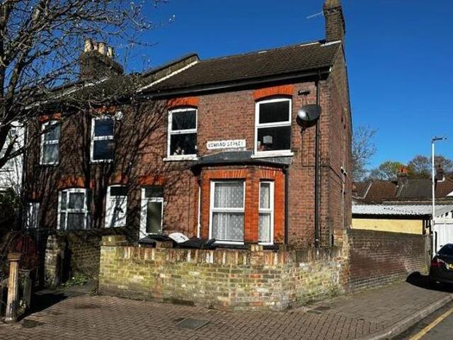 Edward Street, Luton, 3 Bedroom End