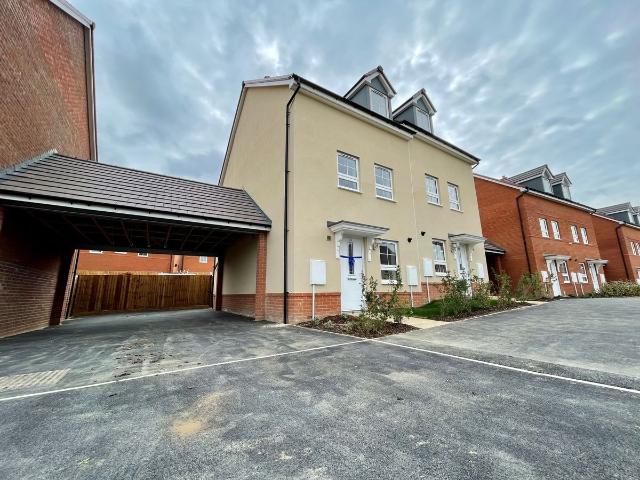 Edward Road, Buckingham MK18, 3 bed property to rent, £2,200 pcm | PrimeLocation