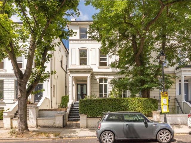 Edwardian 2 Bed on Abbey Road | Zone 2 | Jaccuzi