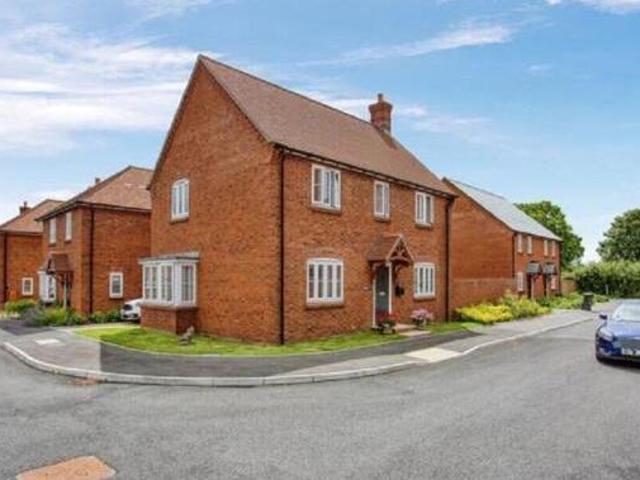 Edwards Road, Thornford, 3 Bedroom Detached