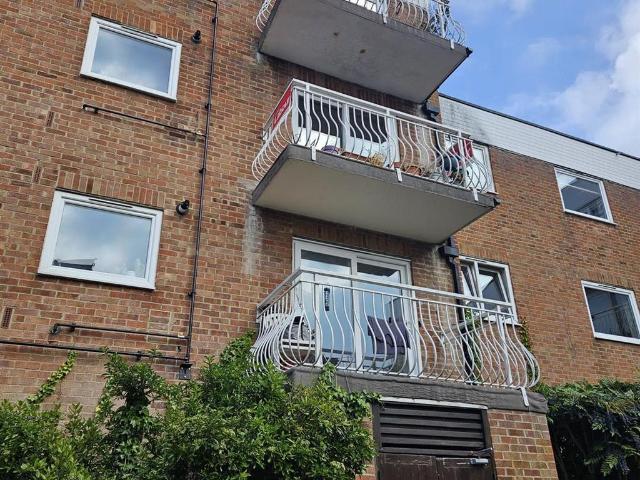Edwin Court, Binsey Lane, Oxford 2 bed house to rent £1,550 pcm £358 pw