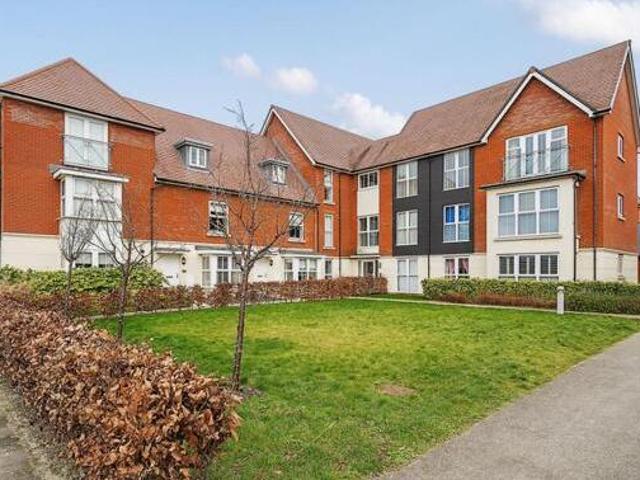 Edwin House, Waterman Way, 2 Bedroom Apartment