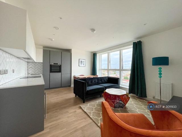 Edwin House, Southall, UB1 2 bed flat to rent £2,100 pcm £485 pw