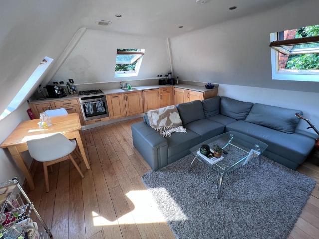 EFE House, Highbury Grove 1 bed apartment to rent £2,200 pcm £508 pw