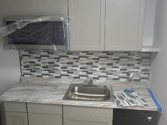 Efficiency for rent in Hollywood