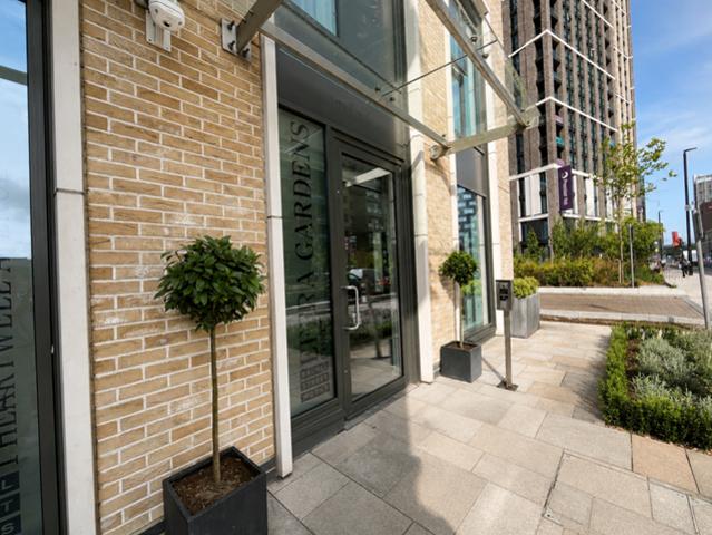 Effra House, Heartwell Avaenue E16 2 bed apartment to rent £2,800 pcm £646 pw