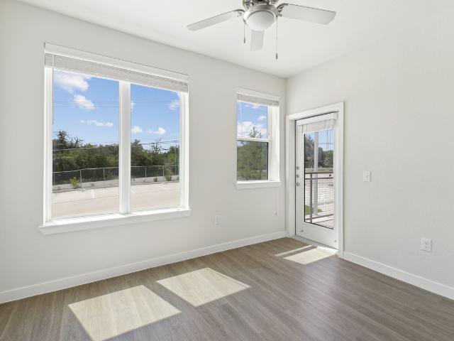 EKOS City Heights 2 Bedroom Apartment for Rent at 4400 Nuckols Crossing Rd, Austin, TX 78744 Franklin Park