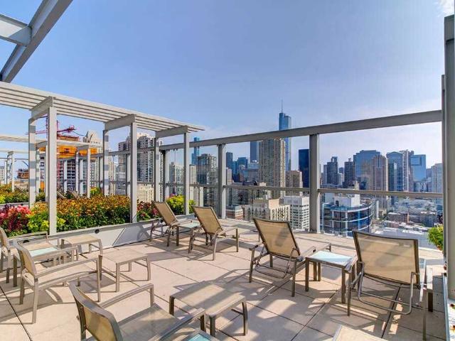 Eight O Five Studio Apartment for Rent at 805 N La Salle Dr, Chicago, IL 60610 Near North Side