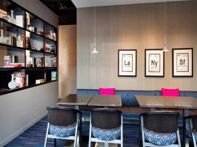 Eight O Five Studio Apartment for Rent at 805 N La Salle Dr, Chicago, IL 60610 Near North Side
