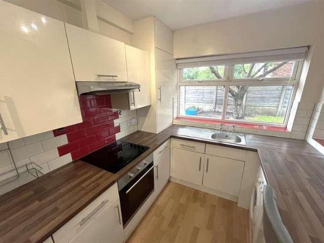 Eileen Grove West, Manchester, M14