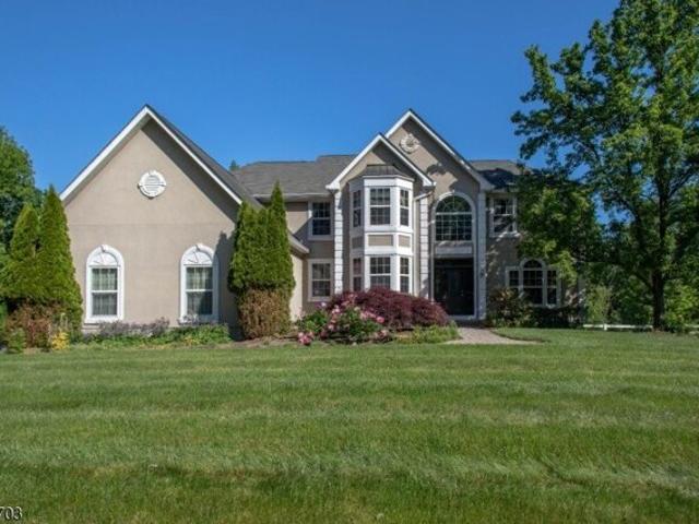 Eileen Dr, Wantage Township, Home For Sale
