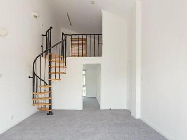 Eisenhower House, Vicarage Road, 3 Bedroom Flat