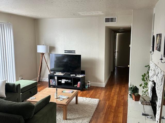 EITHER Room for rent in Midtown 2bdrm! $925/1065